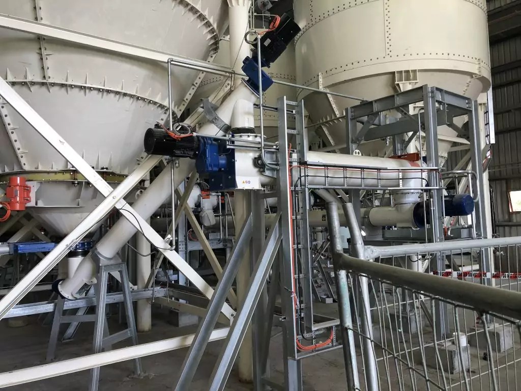 Blending Plant Pivoted Weigh Screw - Modquip